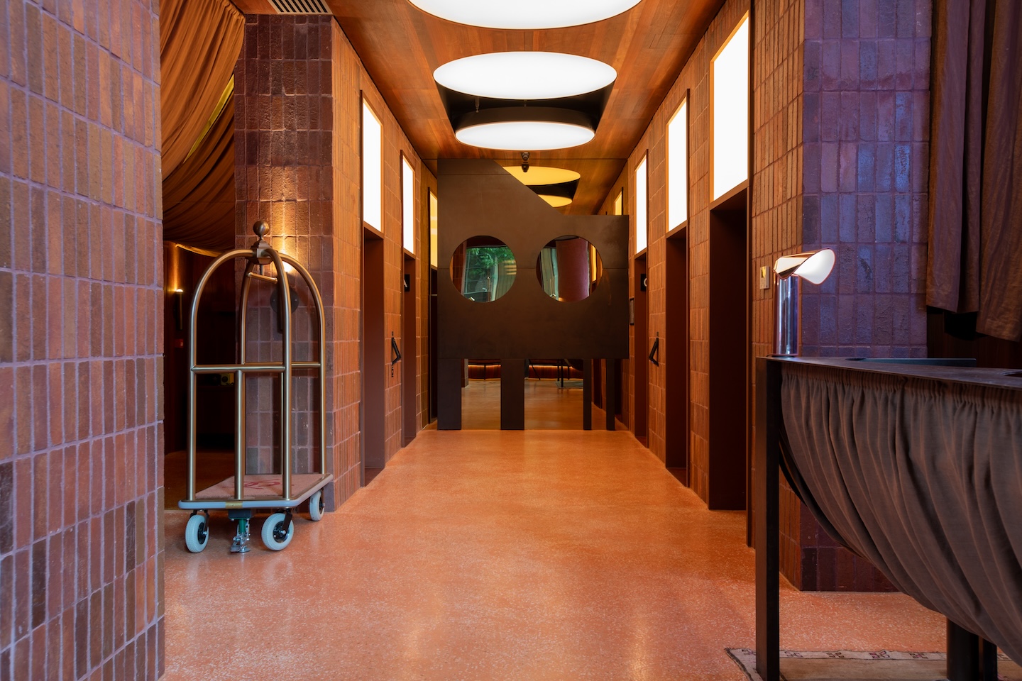 Luxury Rooms Suites in Melbourne | Hyde Melbourne Place